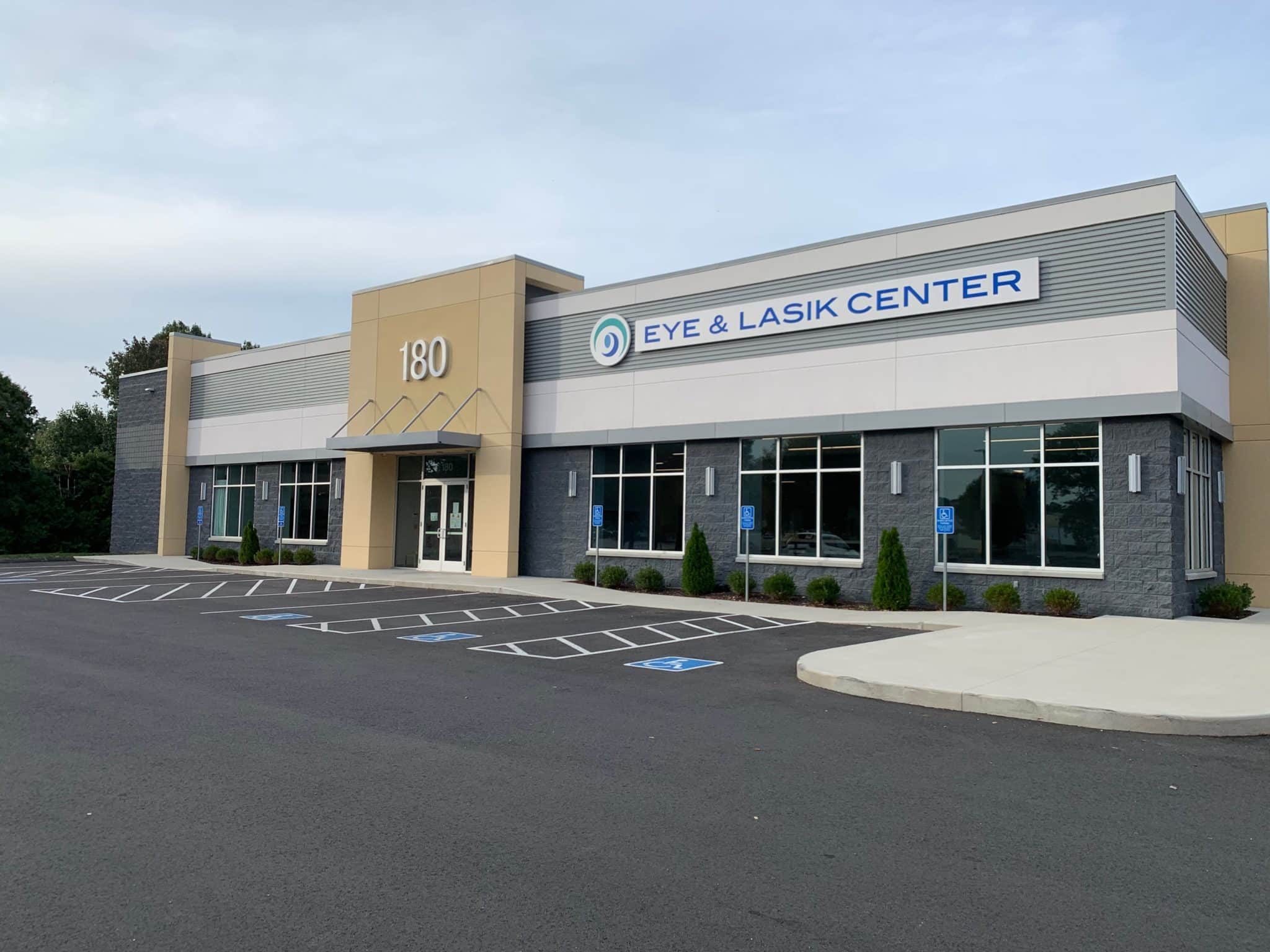 Optometrist | Springfield, MA | Longwood Eye & LASIK Center